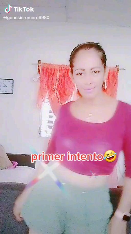 haciendo el.intento, les pido sus votos de regalos - COS.TV