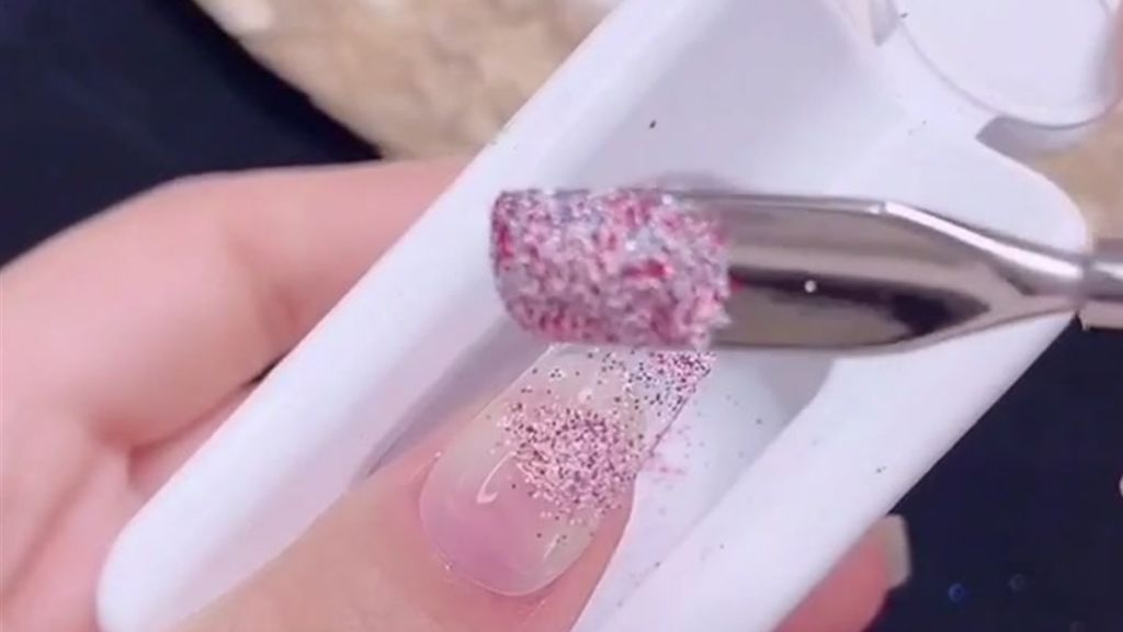 Nails Manicure - COS.TV