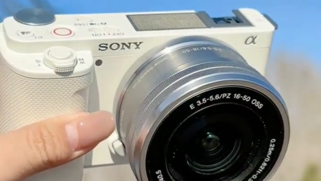 UNBOXING SONY ALPHA CAMERA - COS.TV