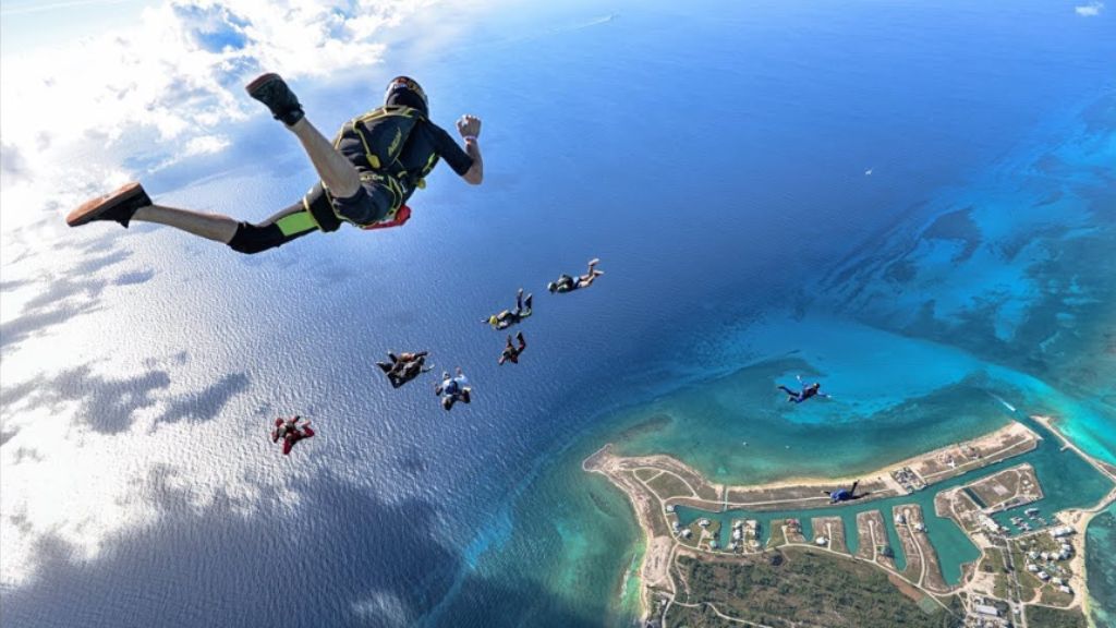 Skydiving over the Bahamas - Best jumps🤪😎🔝 - COS.TV