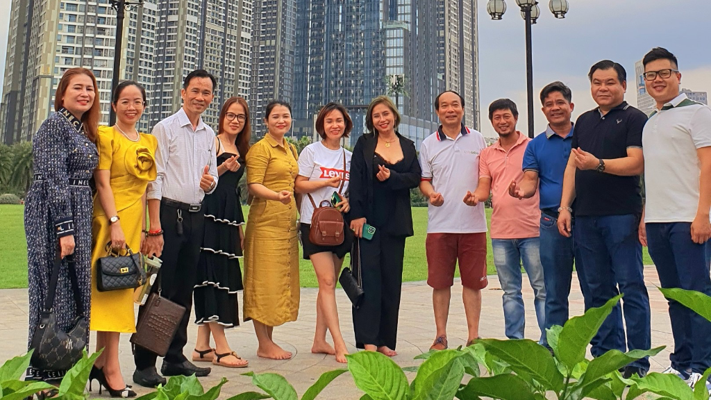 Đi chơi tại công viên Landmark 81 - COS.TV