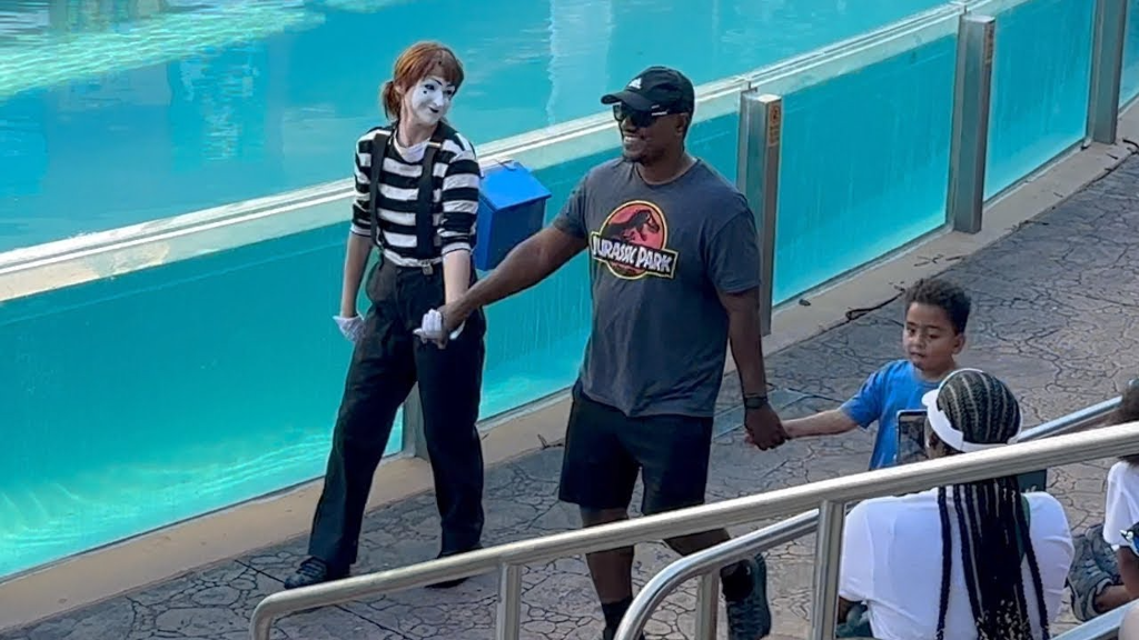 HILARIOUS Megan The SeaWorld Mime (ARRIVE EARLY) - COS.TV