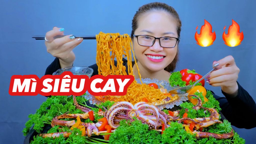 MÌ SIU KAY VÀ RÂU MỰC SIÊU TO | Eating Spicy Noodles vs Squid - MUKBANG ...
